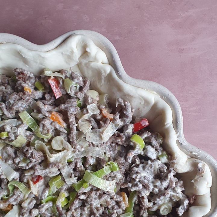 Pikantost tærte med oksekød og buko ost – #Hashtagmor