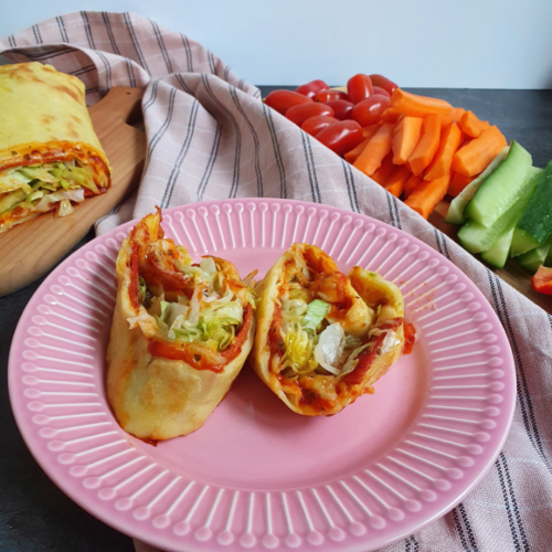 Pizza roulade med salat - madroulade med pizzafyld